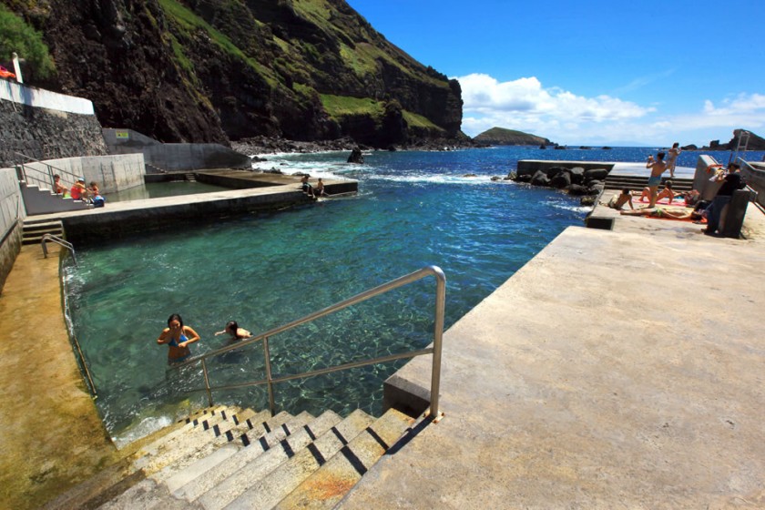 Thermalbäder auf den Azoren: Baden in heißen Quellen